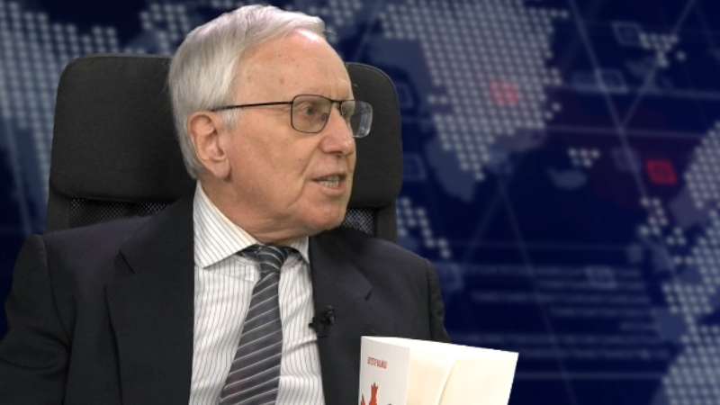 Tekturowe państwo czyli lud polski temu przyklaskuje – Krzysztof Baliński